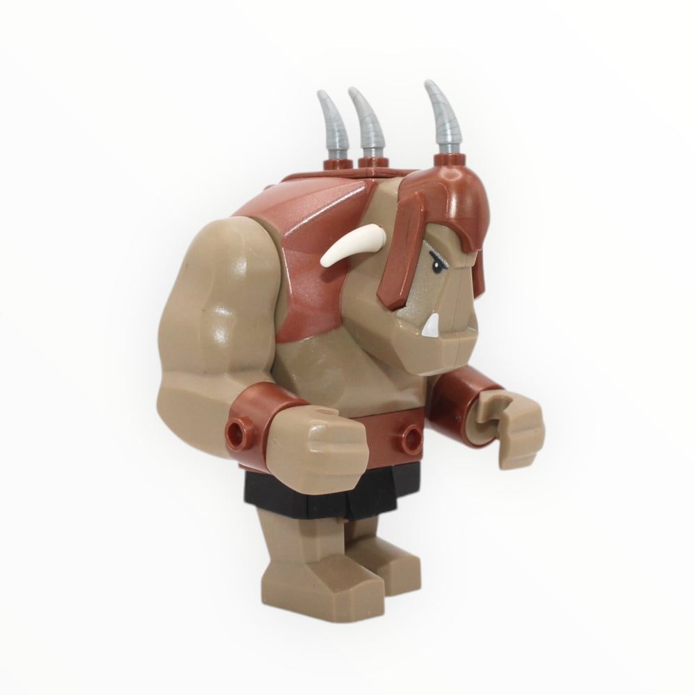 Fantasy Era - Dark Tan Troll (copper armor, 3 silver spikes, 2 white s